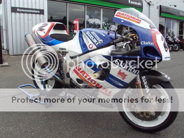 Chris Walkers 2000 BSB Bike - Suzuki GSX-R Motorcycle Forums Gixxer.com