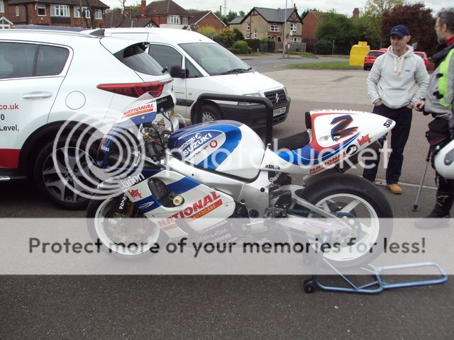 Chris Walkers 2000 BSB Bike - Suzuki GSX-R Motorcycle Forums Gixxer.com